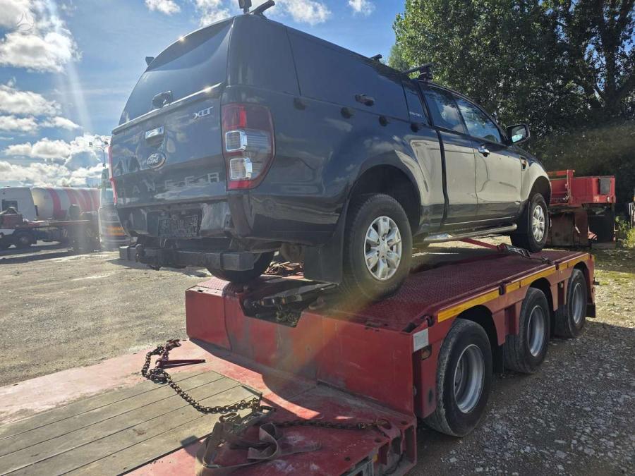 Black Ford Ranger 2012 in Silale, with an engine capacity of 2.20 L and mileage of 350 thousand km for 5800 €, photo 7 on AUTOMOTO.COM.LV