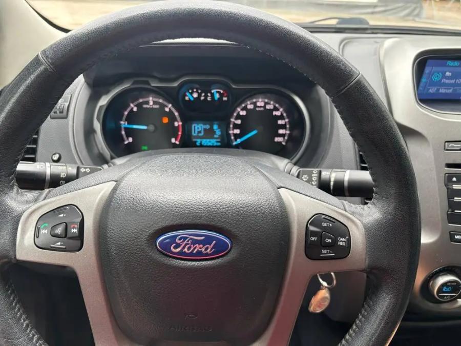 Black Ford Ranger 2014 in Ogre, with an engine capacity of 2.20 L and mileage of 216 thousand km for 11850 €, photo 10 on AUTOMOTO.COM.LV