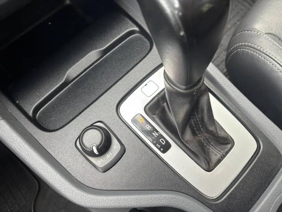 Black Ford Ranger 2014 in Ogre, with an engine capacity of 2.20 L and mileage of 216 thousand km for 11850 €, photo 11 on AUTOMOTO.COM.LV