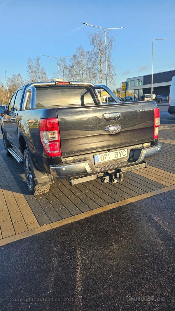 Black Ford Ranger 2016 in Keila, with an engine capacity of 2.20 L and mileage of 213 thousand km for 19500 €, photo 11 on AUTOMOTO.COM.LV