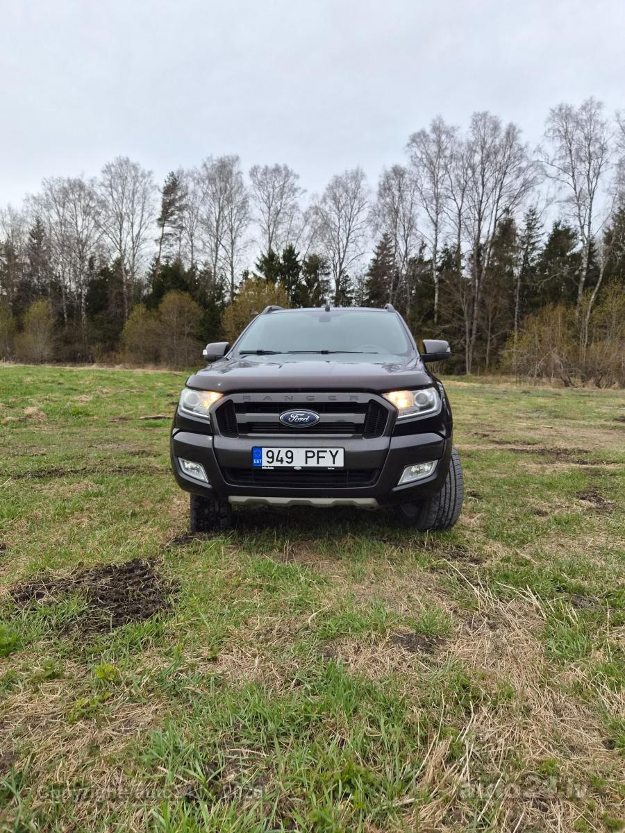 Black Ford Ranger 2016 in Tallinn, with an engine capacity of 3.20 L and mileage of 197 thousand km for 20900 €, photo 3 on AUTOMOTO.COM.LV