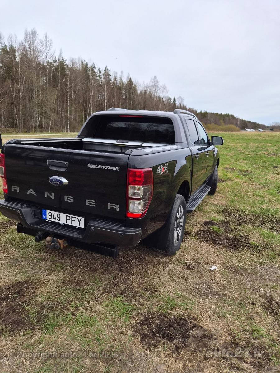 Black Ford Ranger 2016 in Tallinn, with an engine capacity of 3.20 L and mileage of 197 thousand km for 20900 €, photo 5 on AUTOMOTO.COM.LV