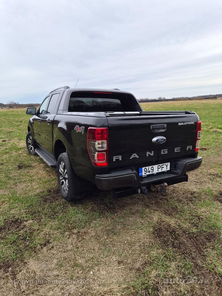 Black Ford Ranger 2016 in Tallinn, with an engine capacity of 3.20 L and mileage of 197 thousand km for 20900 €, photo 6 on AUTOMOTO.COM.LV