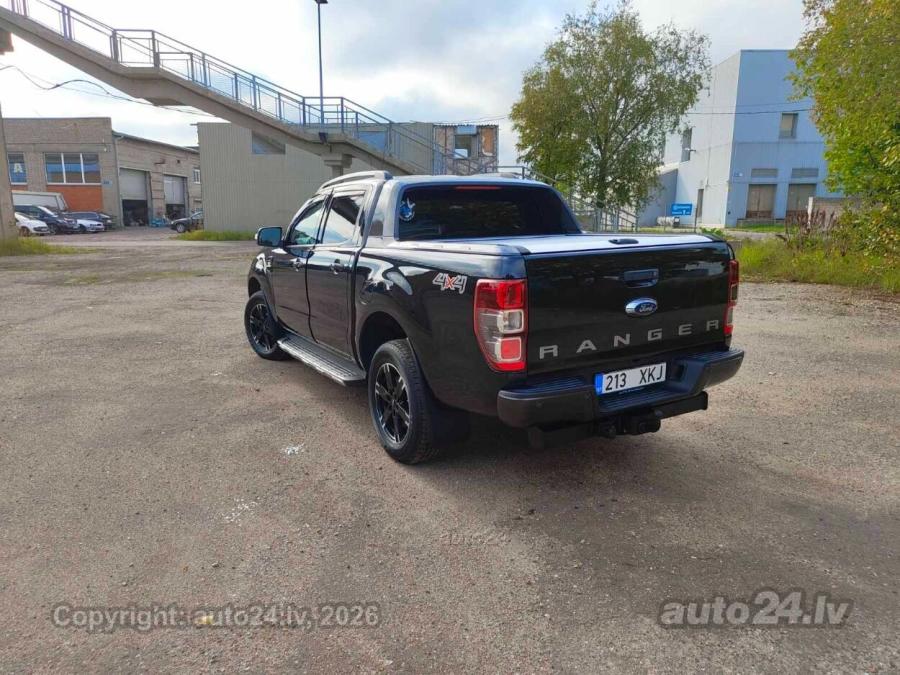 Black Ford Ranger 2017 in Tallinn, with an engine capacity of 3.20 L and mileage of 208 thousand km for 17900 €, photo 4 on AUTOMOTO.COM.LV