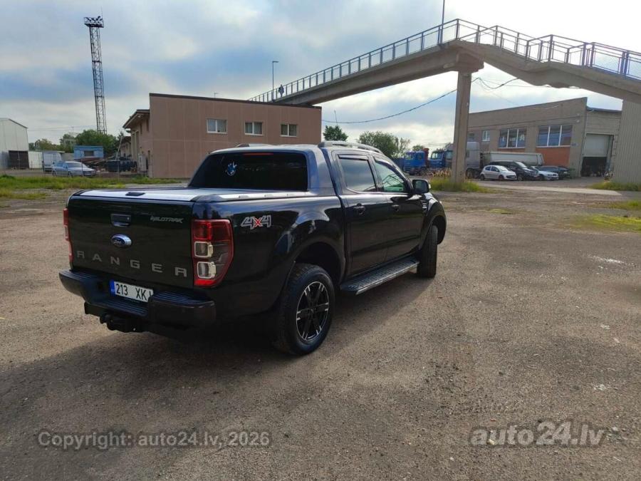 Black Ford Ranger 2017 in Tallinn, with an engine capacity of 3.20 L and mileage of 208 thousand km for 17900 €, photo 5 on AUTOMOTO.COM.LV