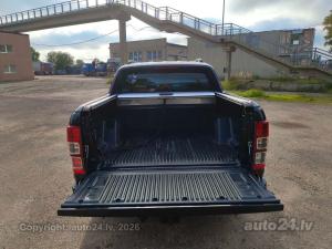 Black Ford Ranger 2017 in Tallinn, with an engine capacity of 3.20 L and mileage of 208 thousand km for 17900 €, photo 6 on AUTOMOTO.COM.LV