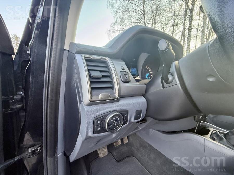 Black Ford Ranger 2017 in Riga, with an engine capacity of 2.20 L and mileage of 0 thousand km for 13990 €, photo 18 on AUTOMOTO.COM.LV