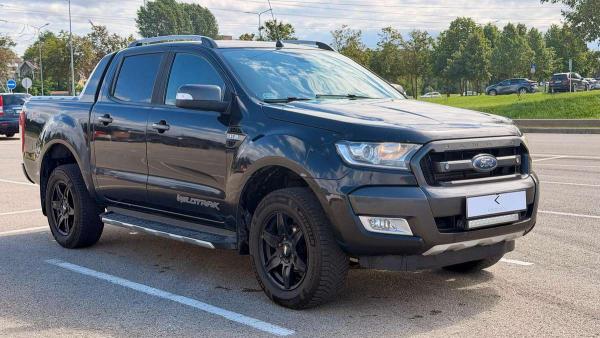 Black Ford Ranger 2017 in Siauliai, with an engine capacity of 3.20 L and mileage of 345 thousand km for 13431 €, photo 1 on AUTOMOTO.COM.LV