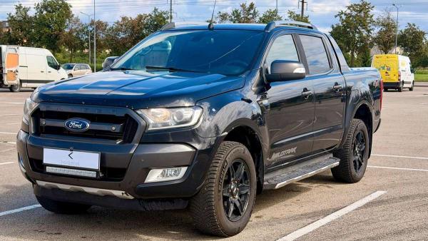 Black Ford Ranger 2017 in Siauliai, with an engine capacity of 3.20 L and mileage of 345 thousand km for 13431 €, photo 5 on AUTOMOTO.COM.LV