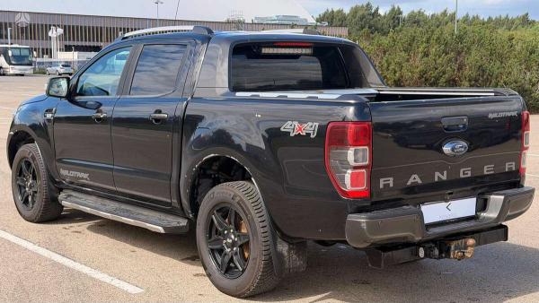 Black Ford Ranger 2017 in Siauliai, with an engine capacity of 3.20 L and mileage of 345 thousand km for 13431 €, photo 7 on AUTOMOTO.COM.LV