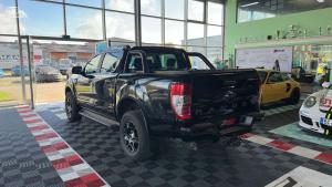 Black Ford Ranger 2018 in Kaunas, with an engine capacity of 3.20 L and mileage of 95 thousand km for 32699 €, photo 6 on AUTOMOTO.COM.LV