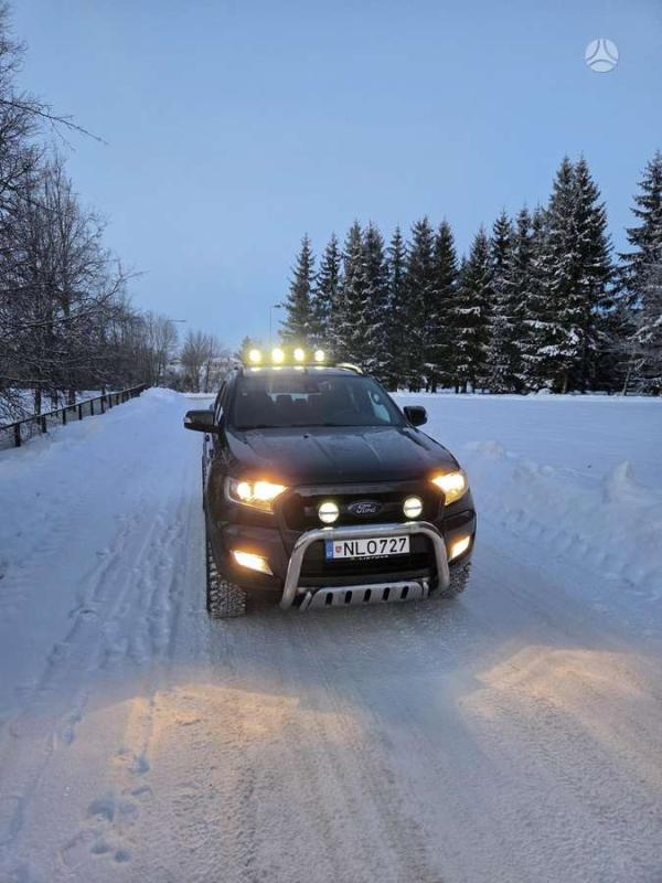 Black Ford Ranger 2018 in Kupiskis, with an engine capacity of 3.20 L and mileage of 247 thousand km for 18400 €, photo 6 on AUTOMOTO.COM.LV