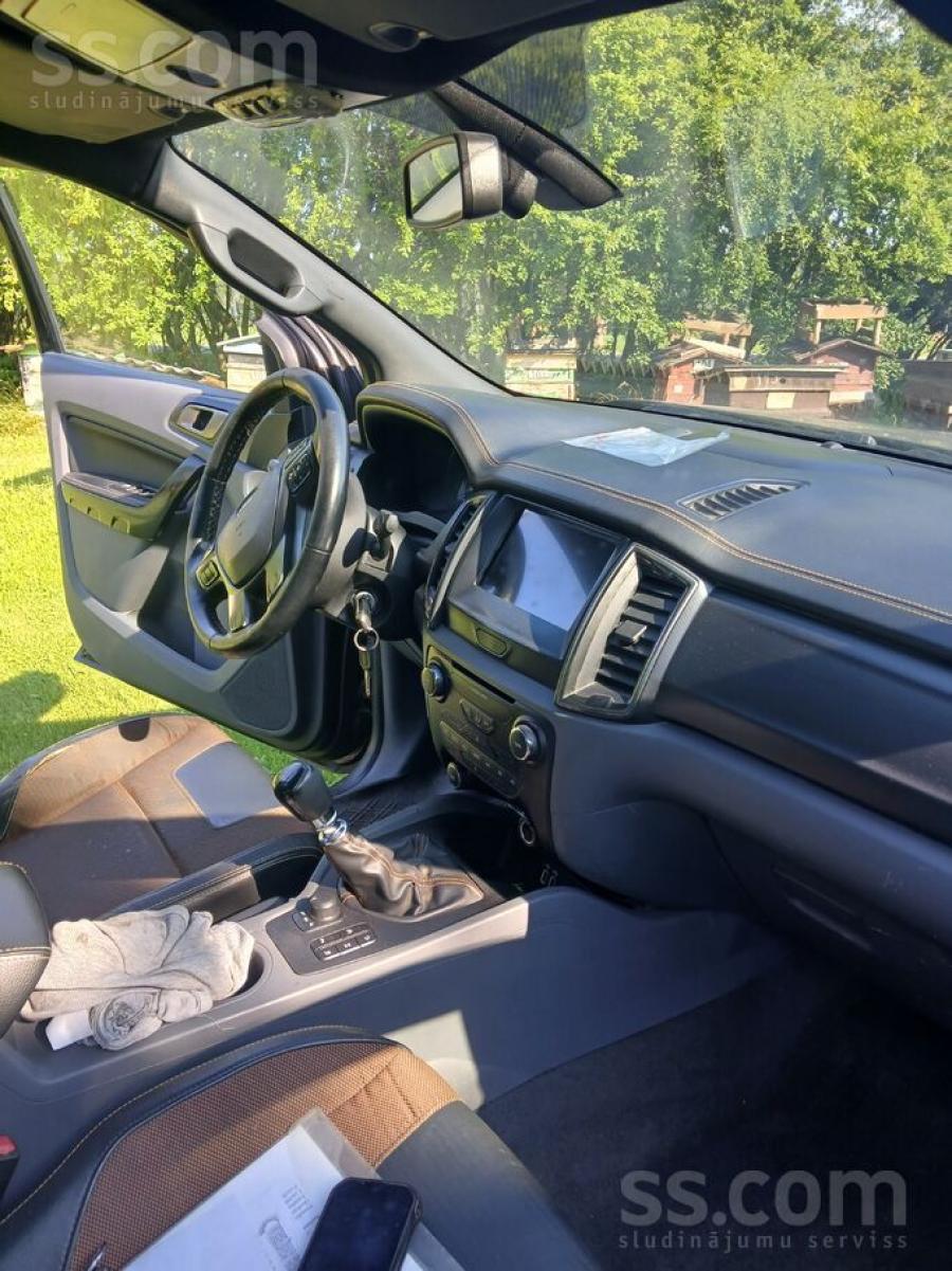 Black Ford Ranger 2018 in Madona, with an engine capacity of 2.20 L and mileage of 277 thousand km for 14250 €, photo 6 on AUTOMOTO.COM.LV