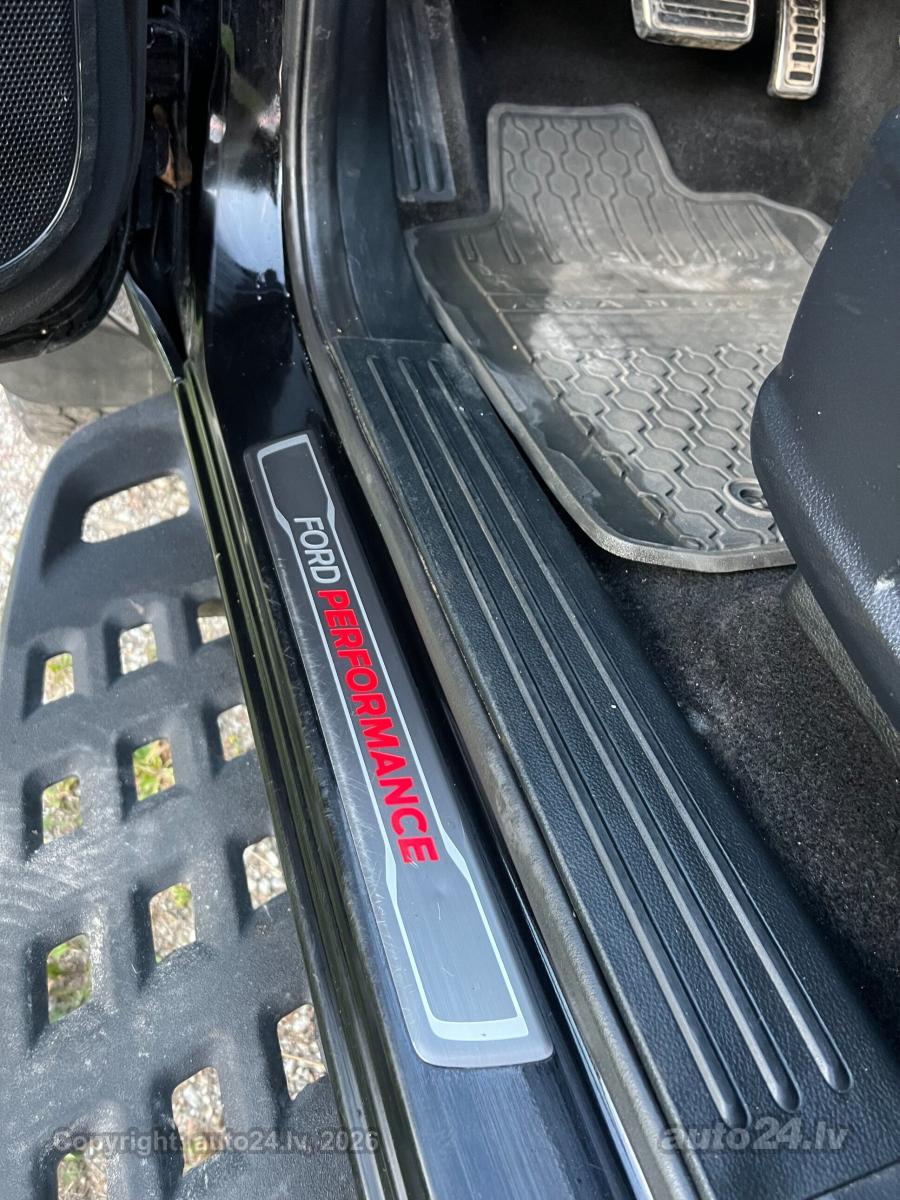 Black Ford Ranger 2020 in Tallinn, with an engine capacity of 2.00 L and mileage of 111 thousand km for 36500 €, photo 20 on AUTOMOTO.COM.LV