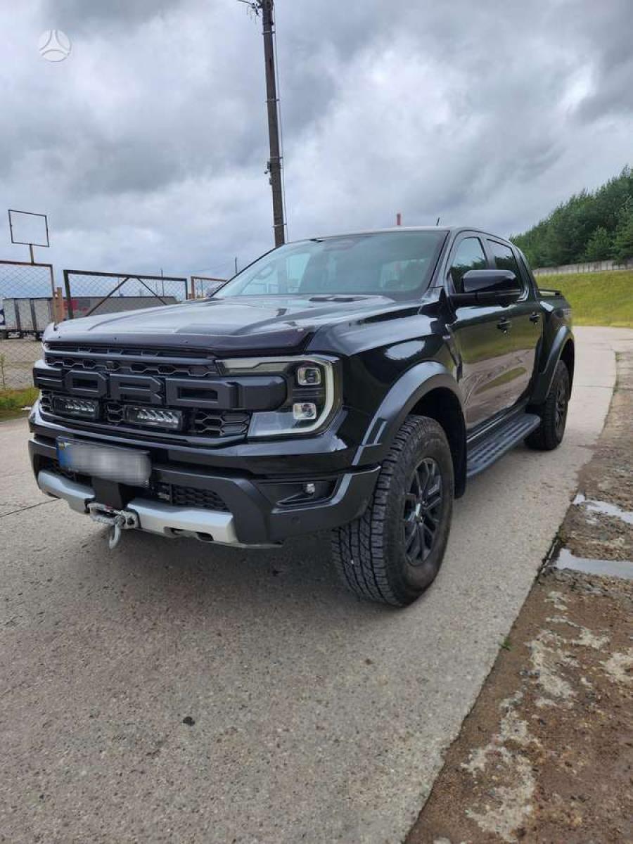 Black Ford Ranger 2023 in Vilnius, with an engine capacity of 2.96 L and mileage of 28 thousand km for 53999 €, photo 4 on AUTOMOTO.COM.LV