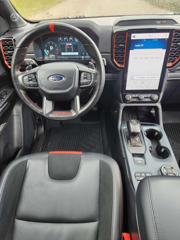Black Ford Ranger 2023 in Vilnius, with an engine capacity of 2.96 L and mileage of 28 thousand km for 53999 €, photo 7 on AUTOMOTO.COM.LV