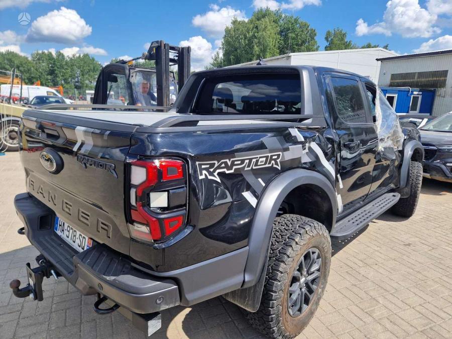 Black Ford Ranger 2024 in Kaunas, with an engine capacity of 2.00 L and mileage of 16 thousand km for 25300 €, photo 4 on AUTOMOTO.COM.LV