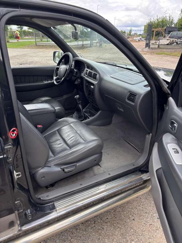 Melns Ford Ranger 2005 Panevēža, ar dzinēja tilpumu 2.50 L un nobraukumu 240 tūkst. km par 4690 €, foto 8 vietnē AUTOMOTO.COM.LV