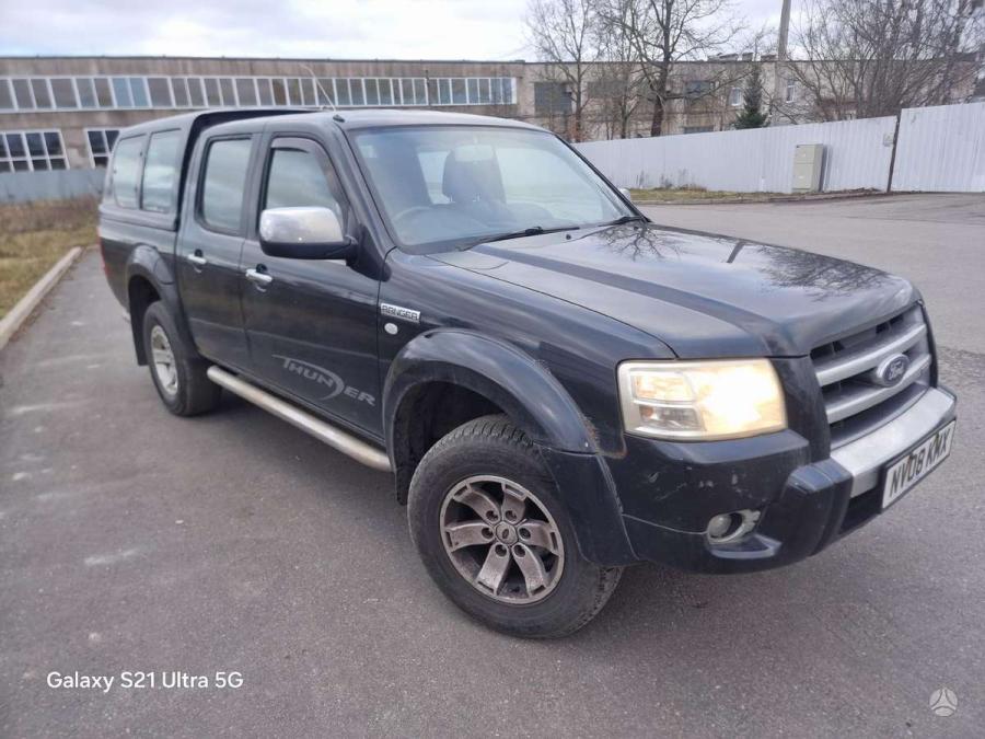 Black Ford Ranger 2008 in Jonava, with an engine capacity of 2.50 L and mileage of 119 thousand km for 3499 €, photo 1 on AUTOMOTO.COM.LV