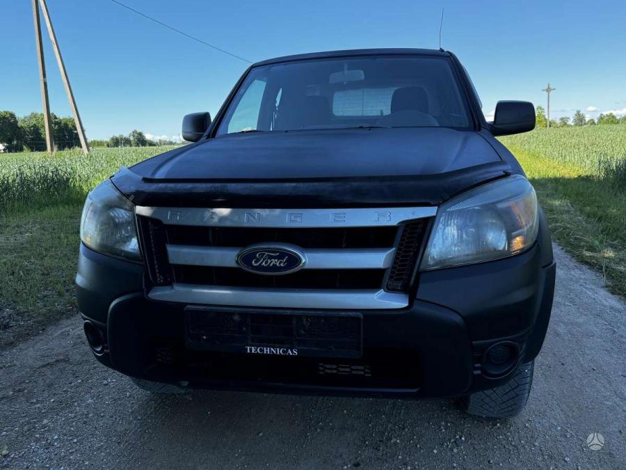 Black Ford Ranger 2009 in Panevezys, with an engine capacity of 2.50 L and mileage of 247 thousand km for 4999 €, photo 3 on AUTOMOTO.COM.LV