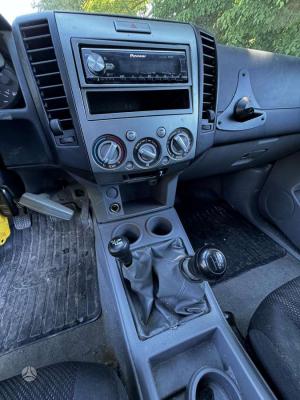 Black Ford Ranger 2009 in Panevezys, with an engine capacity of 2.50 L and mileage of 247 thousand km for 4999 €, photo 10 on AUTOMOTO.COM.LV