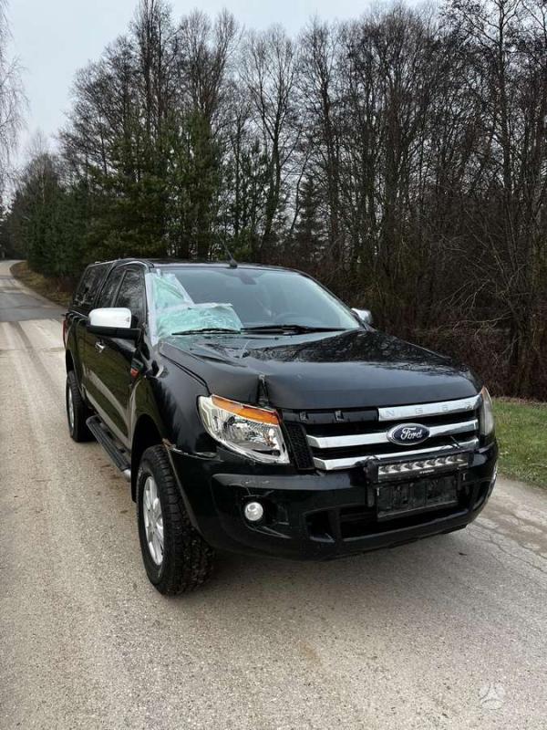Black Ford Ranger 2012 in Kaisiadorys, with an engine capacity of 2.20 L and mileage of 376 thousand km for 5350 €, photo 3 on AUTOMOTO.COM.LV