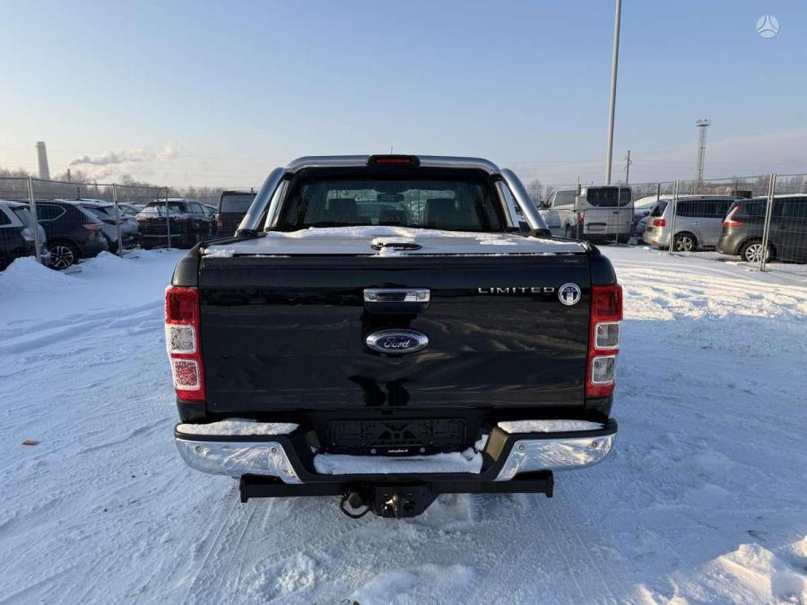 Black Ford Ranger 2014 in Marijampole, with an engine capacity of 3.20 L and mileage of 170 thousand km for 11800 €, photo 8 on AUTOMOTO.COM.LV
