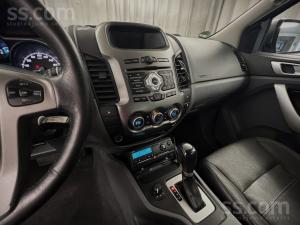 Black Ford Ranger 2015 in Riga, with an engine capacity of 3.20 L and mileage of 280 thousand km for 14990 €, photo 16 on AUTOMOTO.COM.LV