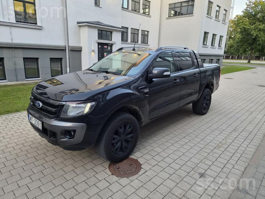 Black Ford Ranger 2015 in Jelgava, with an engine capacity of 3.20 L and mileage of 299 thousand km for 11850 €, photo 1 on AUTOMOTO.COM.LV