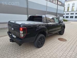 Black Ford Ranger 2015 in Jelgava, with an engine capacity of 3.20 L and mileage of 299 thousand km for 11850 €, photo 6 on AUTOMOTO.COM.LV