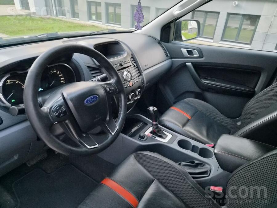Black Ford Ranger 2015 in Jelgava, with an engine capacity of 3.20 L and mileage of 299 thousand km for 11850 €, photo 10 on AUTOMOTO.COM.LV