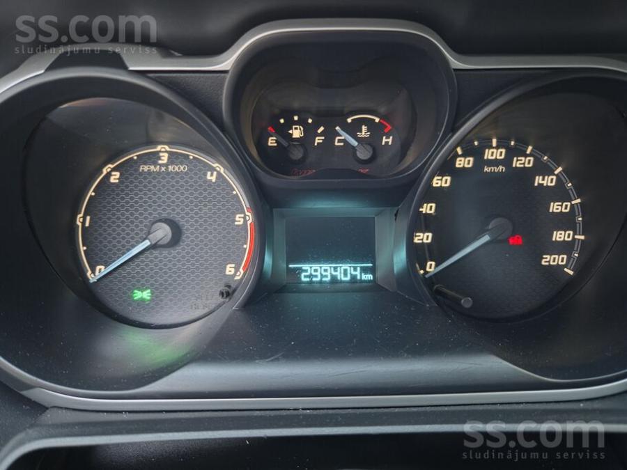 Black Ford Ranger 2015 in Jelgava, with an engine capacity of 3.20 L and mileage of 299 thousand km for 11850 €, photo 12 on AUTOMOTO.COM.LV