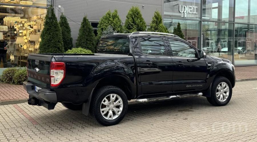 Black Ford Ranger 2015 in Riga, with an engine capacity of 3.20 L and mileage of 210 thousand km for 10500 €, photo 3 on AUTOMOTO.COM.LV