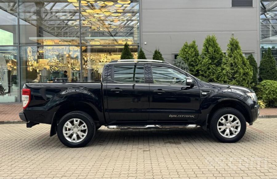 Black Ford Ranger 2015 in Riga, with an engine capacity of 3.20 L and mileage of 210 thousand km for 10500 €, photo 6 on AUTOMOTO.COM.LV