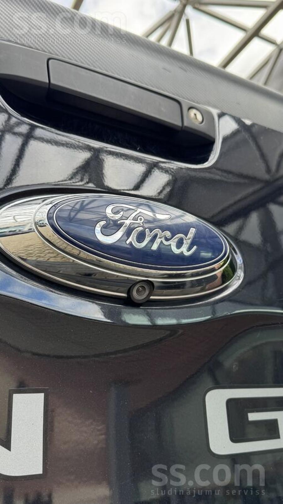 Black Ford Ranger 2015 in Riga, with an engine capacity of 3.20 L and mileage of 210 thousand km for 10500 €, photo 12 on AUTOMOTO.COM.LV