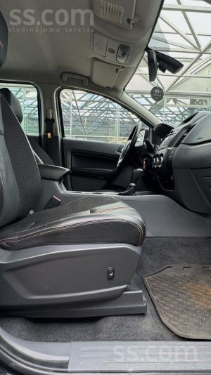 Black Ford Ranger 2015 in Riga, with an engine capacity of 3.20 L and mileage of 210 thousand km for 10500 €, photo 14 on AUTOMOTO.COM.LV