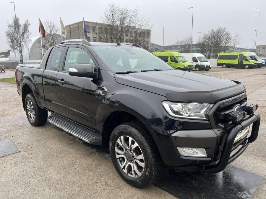 Black Ford Ranger 2017 in Telschi, with an engine capacity of 3.20 L and mileage of 254 thousand km for 11900 €, photo 3 on AUTOMOTO.COM.LV