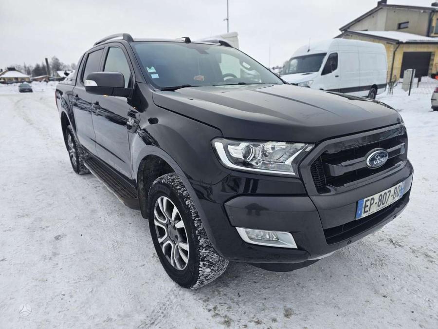 Black Ford Ranger 2017 in Taurage, with an engine capacity of 3.20 L and mileage of 213 thousand km for 15300 €, photo 3 on AUTOMOTO.COM.LV