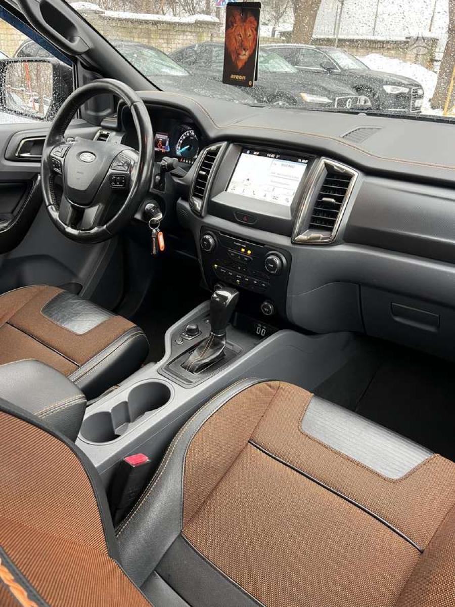 Melns Ford Ranger 2017 Viļņa, ar dzinēja tilpumu 3.20 L un nobraukumu 248 tūkst. km par 18000 €, foto 8 vietnē AUTOMOTO.COM.LV