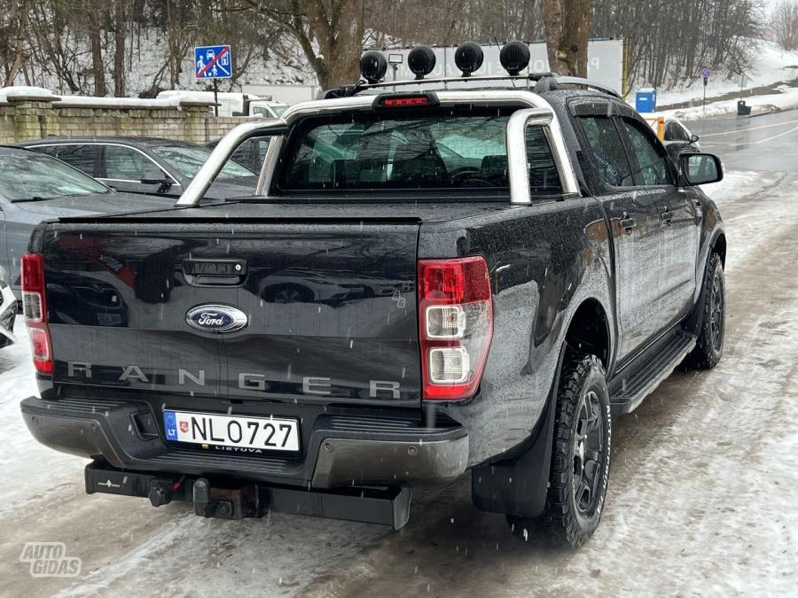 Black Ford Ranger 2017 in Vilnius, with an engine capacity of 3.20 L and mileage of 248 thousand km for 18000 €, photo 5 on AUTOMOTO.COM.LV