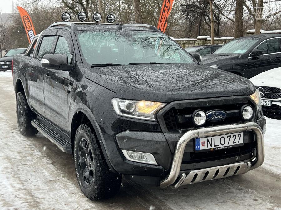 Black Ford Ranger 2017 in Vilnius, with an engine capacity of 3.20 L and mileage of 248 thousand km for 18000 €, photo 7 on AUTOMOTO.COM.LV