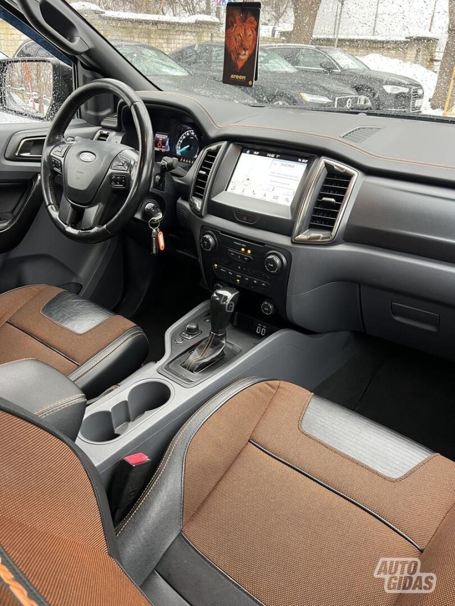 Black Ford Ranger 2017 in Vilnius, with an engine capacity of 3.20 L and mileage of 248 thousand km for 18000 €, photo 8 on AUTOMOTO.COM.LV
