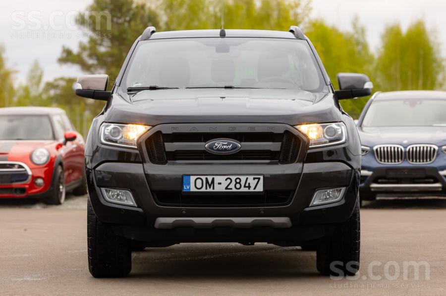 Black Ford Ranger 2017 in Jelgava, with an engine capacity of 3.20 L and mileage of 0 thousand km for 17200 €, photo 4 on AUTOMOTO.COM.LV