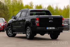 Black Ford Ranger 2017 in Jelgava, with an engine capacity of 3.20 L and mileage of 0 thousand km for 17200 €, photo 6 on AUTOMOTO.COM.LV