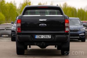 Black Ford Ranger 2017 in Jelgava, with an engine capacity of 3.20 L and mileage of 0 thousand km for 17200 €, photo 7 on AUTOMOTO.COM.LV