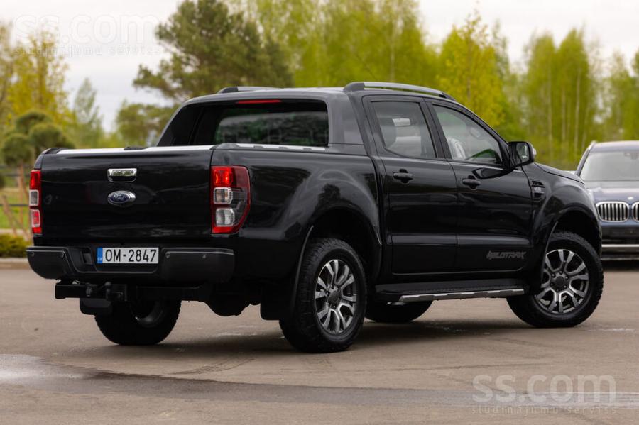 Black Ford Ranger 2017 in Jelgava, with an engine capacity of 3.20 L and mileage of 0 thousand km for 17200 €, photo 8 on AUTOMOTO.COM.LV