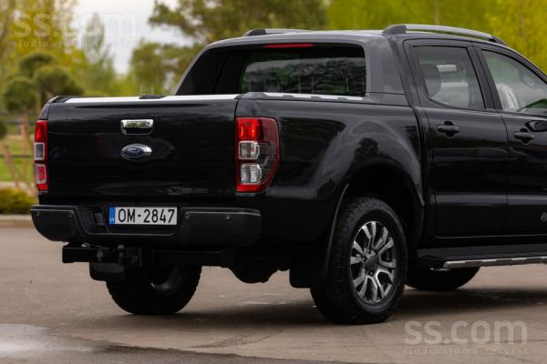 Black Ford Ranger 2017 in Jelgava, with an engine capacity of 3.20 L and mileage of 0 thousand km for 17200 €, photo 8 on AUTOMOTO.COM.LV