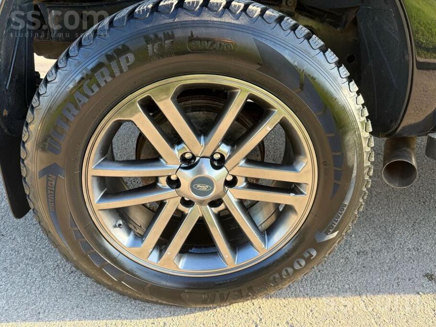 Black Ford Ranger 2017 in Riga, with an engine capacity of 3.20 L and mileage of 230 thousand km for 17450 €, photo 18 on AUTOMOTO.COM.LV