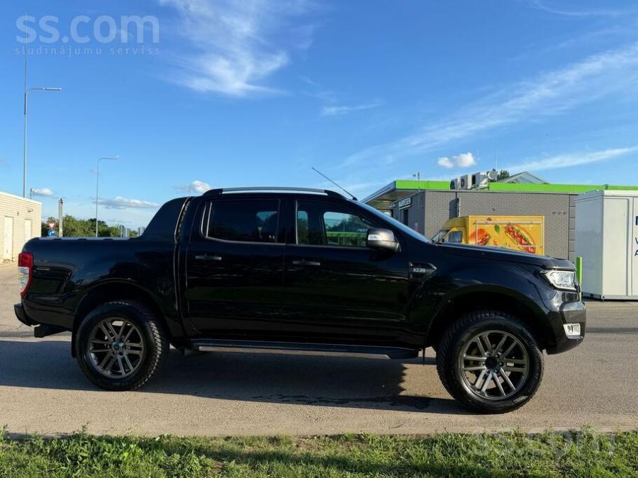 Black Ford Ranger 2017 in Riga, with an engine capacity of 3.20 L and mileage of 230 thousand km for 17450 €, photo 21 on AUTOMOTO.COM.LV