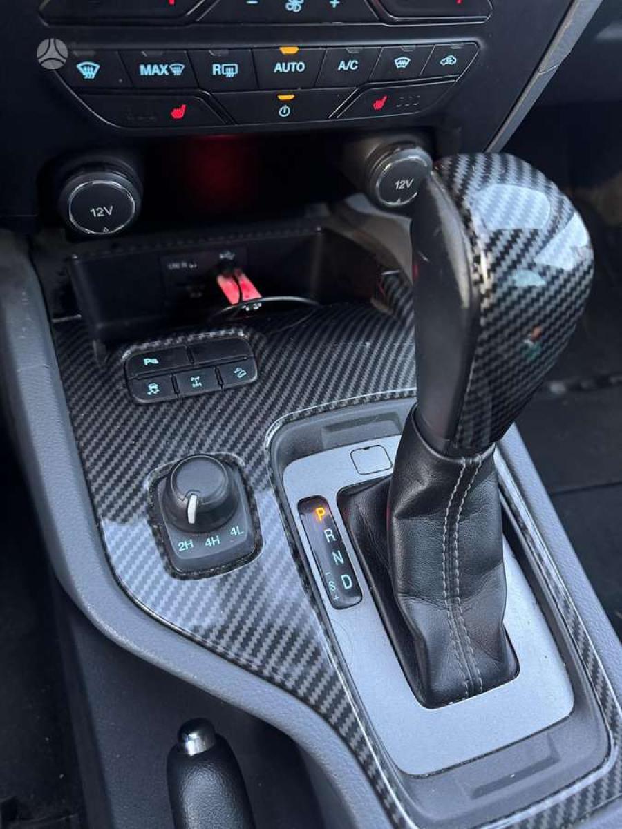 Melns Ford Ranger 2017 Kauņa, ar dzinēja tilpumu 3.20 L un nobraukumu 260 tūkst. km par 18800 €, foto 4 vietnē AUTOMOTO.COM.LV